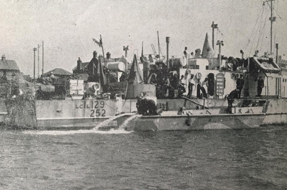 HMS Lizard and landing craft - shorehambysea.com