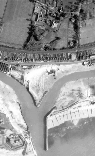 HMS Lizard and landing craft - shorehambysea.com